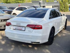 Balts Audi A8 2017 Viļņa, ar dzinēja tilpumu 3.00 L un nobraukumu 100 tūkst. km par 17400 €, foto 6 vietnē AUTOMOTO.COM.LV