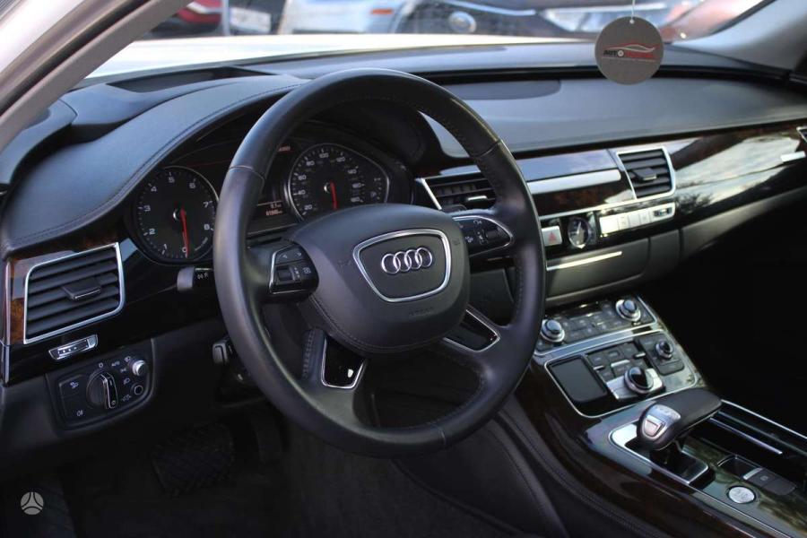 Balts Audi A8 2017 Viļņa, ar dzinēja tilpumu 3.00 L un nobraukumu 100 tūkst. km par 17400 €, foto 16 vietnē AUTOMOTO.COM.LV