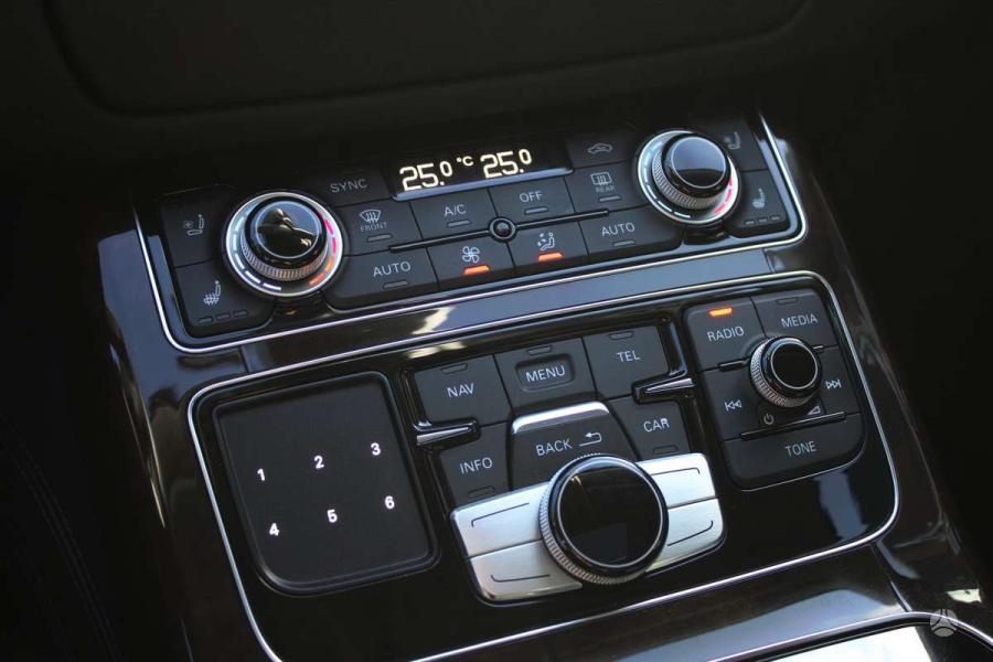 Balts Audi A8 2017 Viļņa, ar dzinēja tilpumu 3.00 L un nobraukumu 100 tūkst. km par 17400 €, foto 23 vietnē AUTOMOTO.COM.LV