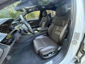 White Audi A8 2019 in Vilnius, with an engine capacity of 2.97 L and mileage of 185 thousand km for 46700 €, photo 12 on AUTOMOTO.COM.LV
