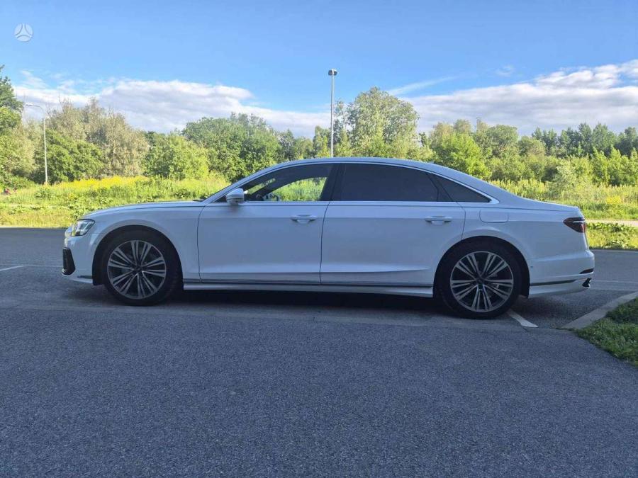 White Audi A8 2023 in Tallinn, with an engine capacity of 3.00 L and mileage of 130 thousand km for 59000 €, photo 3 on AUTOMOTO.COM.LV