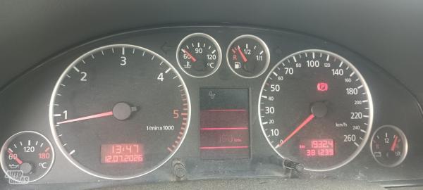 Melns Audi Allroad 2004 Viļņa, ar dzinēja tilpumu 2.50 L un nobraukumu 381 tūkst. km par 1999 €, foto 5 vietnē AUTOMOTO.COM.LV