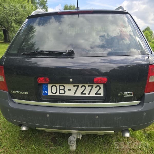Черный Ауди Олроуд 2005 в Цесис, объемом двигателя 2.50 л и пробегом 438 тыс. км за 1150 €, фото 4 на AUTOMOTO.COM.LV
