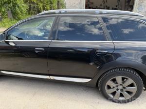 Melns Audi Allroad 2006 Rīga, ar dzinēja tilpumu 3.00 L un nobraukumu 250 tūkst. km par 4300 €, foto 4 vietnē AUTOMOTO.COM.LV