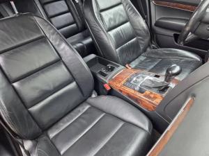 Black Audi Allroad 2007 in Jelgava, with an engine capacity of 0.00 L and mileage of 269 thousand km for 3350 €, photo 12 on AUTOMOTO.COM.LV