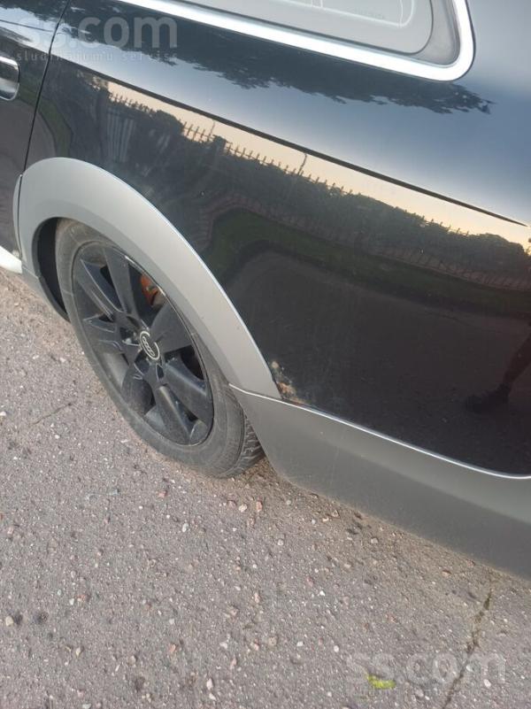 Black Audi Allroad 2007 in Riga, with an engine capacity of 3.00 L and mileage of 274 thousand km for 1900 €, photo 3 on AUTOMOTO.COM.LV