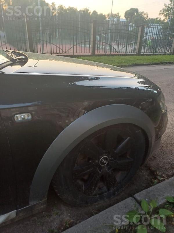 Black Audi Allroad 2007 in Riga, with an engine capacity of 3.00 L and mileage of 274 thousand km for 1900 €, photo 9 on AUTOMOTO.COM.LV