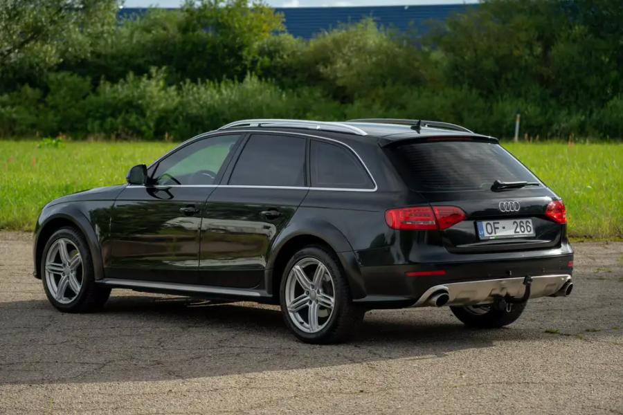 Black Audi Allroad 2009 in Liepaja, with an engine capacity of 2.00 L and mileage of 303 thousand km for 6800 €, photo 3 on AUTOMOTO.COM.LV