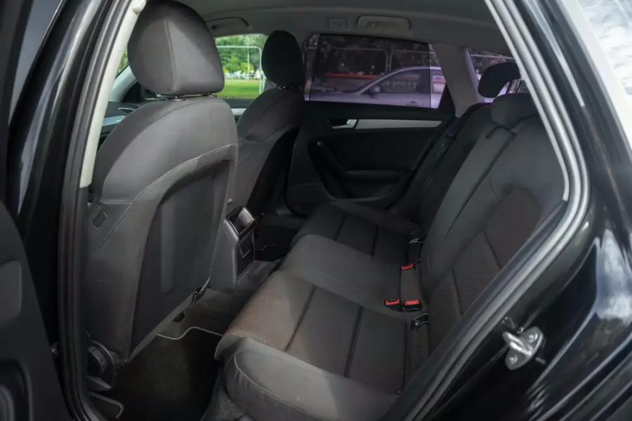 Black Audi Allroad 2009 in Liepaja, with an engine capacity of 2.00 L and mileage of 303 thousand km for 6800 €, photo 14 on AUTOMOTO.COM.LV