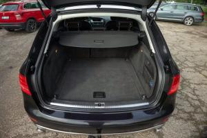 Black Audi Allroad 2009 in Liepaja, with an engine capacity of 2.00 L and mileage of 303 thousand km for 6800 €, photo 15 on AUTOMOTO.COM.LV