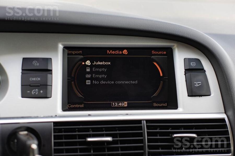 Black Audi Allroad 2010 in Riga, with an engine capacity of 3.00 L and mileage of 435 thousand km for 6290 €, photo 25 on AUTOMOTO.COM.LV