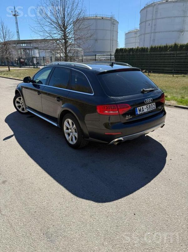 Black Audi Allroad 2011 in Riga, with an engine capacity of 2.00 L and mileage of 143 thousand km for 7500 €, photo 5 on AUTOMOTO.COM.LV