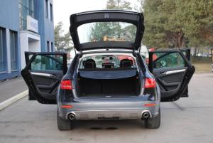 Black Audi Allroad 2011 in Riga, with an engine capacity of 3.00 L and mileage of 237 thousand km for 9990 €, photo 9 on AUTOMOTO.COM.LV