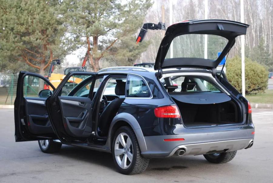 Black Audi Allroad 2011 in Riga, with an engine capacity of 3.00 L and mileage of 237 thousand km for 9990 €, photo 10 on AUTOMOTO.COM.LV