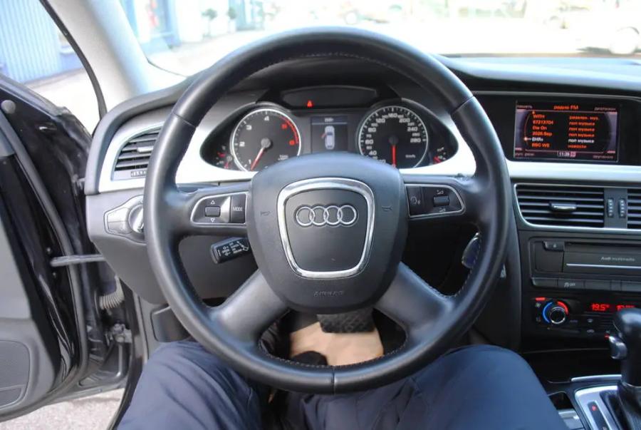 Black Audi Allroad 2011 in Riga, with an engine capacity of 3.00 L and mileage of 237 thousand km for 9990 €, photo 22 on AUTOMOTO.COM.LV