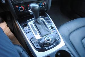 Black Audi Allroad 2011 in Riga, with an engine capacity of 3.00 L and mileage of 237 thousand km for 9990 €, photo 23 on AUTOMOTO.COM.LV