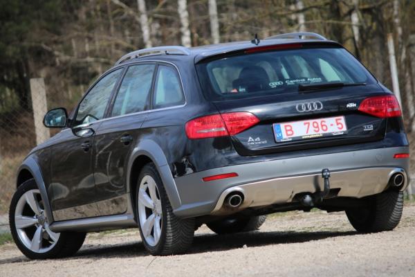Black Audi Allroad 2011 in Riga, with an engine capacity of 3.00 L and mileage of 242 thousand km for 9990 €, photo 3 on AUTOMOTO.COM.LV