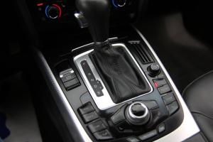 Black Audi Allroad 2011 in Riga, with an engine capacity of 3.00 L and mileage of 242 thousand km for 9990 €, photo 5 on AUTOMOTO.COM.LV
