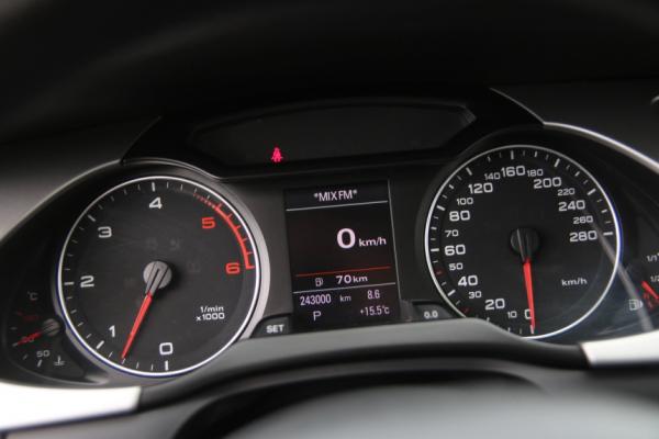 Black Audi Allroad 2011 in Riga, with an engine capacity of 3.00 L and mileage of 242 thousand km for 9990 €, photo 7 on AUTOMOTO.COM.LV