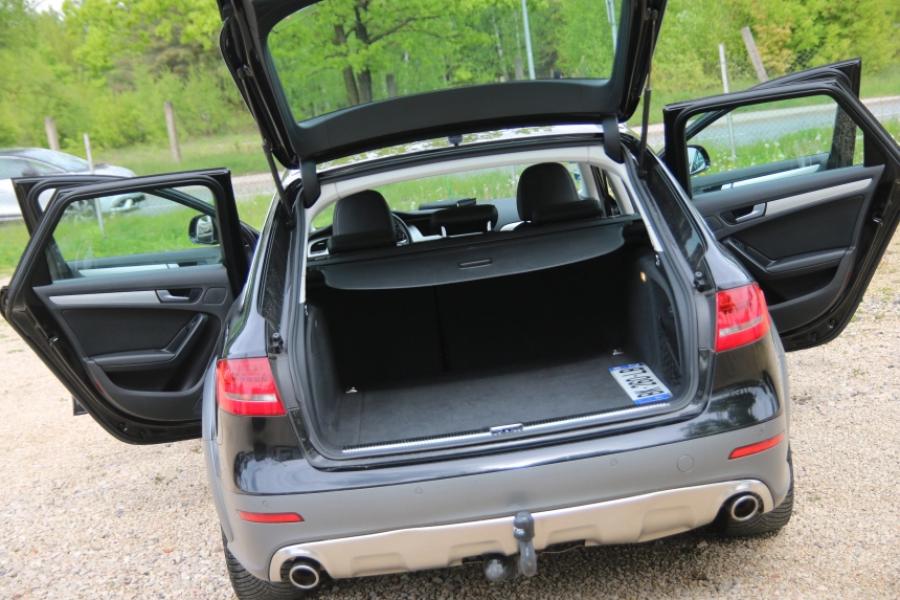 Black Audi Allroad 2011 in Riga, with an engine capacity of 3.00 L and mileage of 242 thousand km for 9990 €, photo 15 on AUTOMOTO.COM.LV