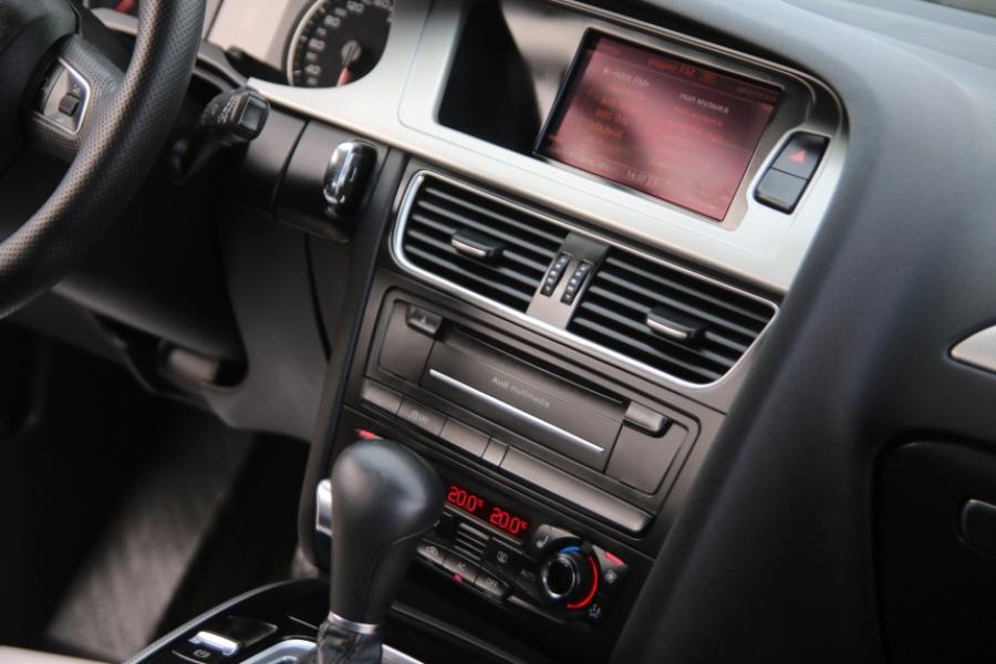 Black Audi Allroad 2011 in Riga, with an engine capacity of 3.00 L and mileage of 242 thousand km for 9990 €, photo 18 on AUTOMOTO.COM.LV
