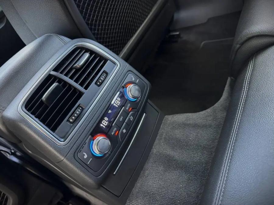 Melns Audi Allroad 2012 Jūrmala, ar dzinēja tilpumu 3.00 L un nobraukumu 301 tūkst. km par 11900 €, foto 26 vietnē AUTOMOTO.COM.LV
