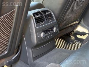 Black Audi Allroad 2014 in Bauska, with an engine capacity of 3.00 L and mileage of 282 thousand km for 11300 €, photo 15 on AUTOMOTO.COM.LV