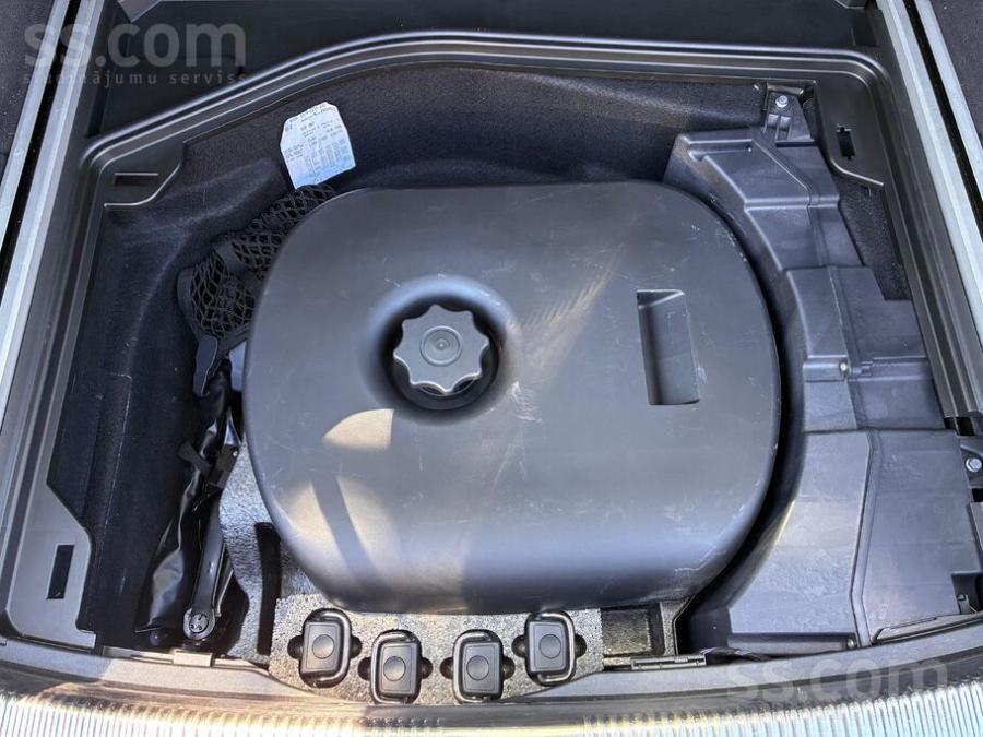 Black Audi Allroad 2014 in Bauska, with an engine capacity of 3.00 L and mileage of 282 thousand km for 11300 €, photo 17 on AUTOMOTO.COM.LV