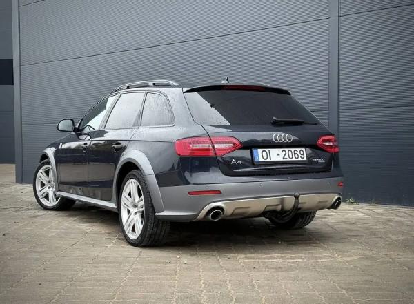 Black Audi Allroad 2014 in Riga, with an engine capacity of 3.00 L and mileage of 235 thousand km for 12995 €, photo 3 on AUTOMOTO.COM.LV