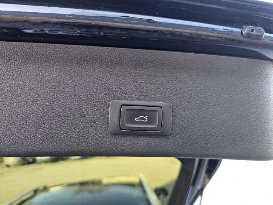 Black Audi Allroad 2016 in Riga, with an engine capacity of 2.00 L and mileage of 251 thousand km for 13450 €, photo 57 on AUTOMOTO.COM.LV
