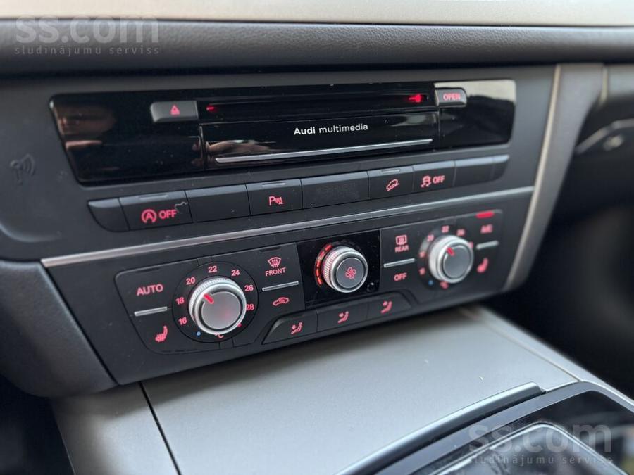 Black Audi Allroad 2016 in Jelgava, with an engine capacity of 3.00 L and mileage of 301 thousand km for 14500 €, photo 15 on AUTOMOTO.COM.LV