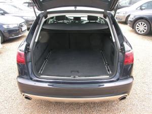 Black Audi Allroad 2017 in Riga, with an engine capacity of 3.00 L and mileage of 268 thousand km for 13400 €, photo 6 on AUTOMOTO.COM.LV