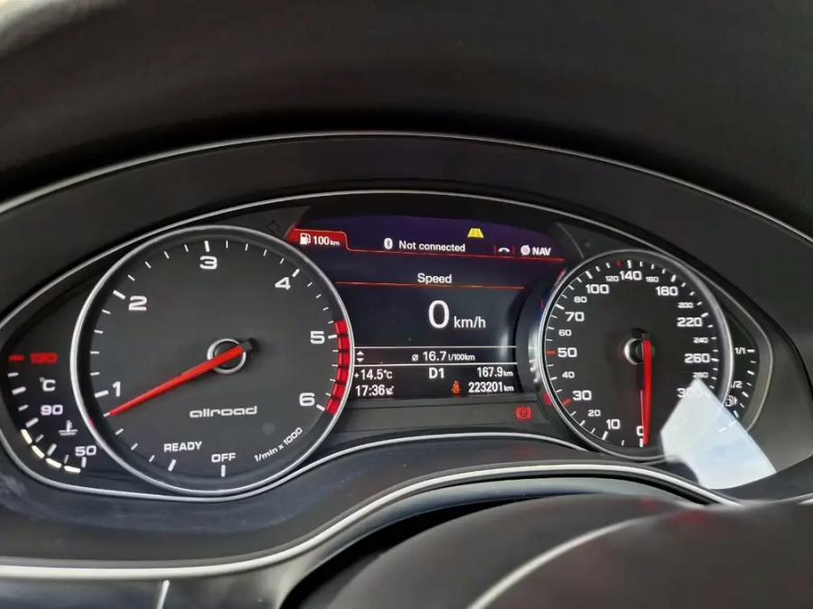 Black Audi Allroad 2019 in Riga, with an engine capacity of 3.00 L and mileage of 223 thousand km for 21700 €, photo 10 on AUTOMOTO.COM.LV