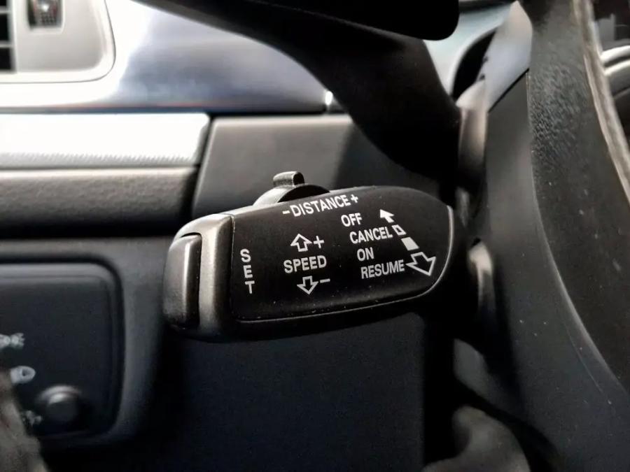 Black Audi Allroad 2019 in Riga, with an engine capacity of 3.00 L and mileage of 223 thousand km for 21700 €, photo 16 on AUTOMOTO.COM.LV