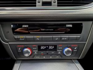 Black Audi Allroad 2019 in Riga, with an engine capacity of 3.00 L and mileage of 223 thousand km for 21700 €, photo 18 on AUTOMOTO.COM.LV