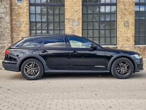 Black Audi Allroad 2019 in Riga, with an engine capacity of 3.00 L and mileage of 223 thousand km for 21700 €, photo 26 on AUTOMOTO.COM.LV