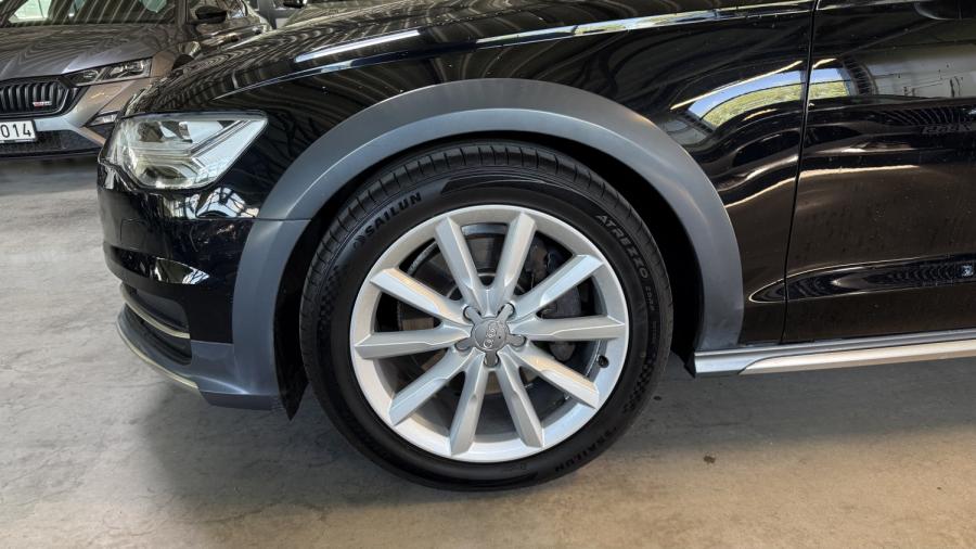 Melns Audi Allroad 2019 Rīga, ar dzinēja tilpumu 3.00 L un nobraukumu 109 tūkst. km par 1990000 €, foto 7 vietnē AUTOMOTO.COM.LV