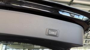 Melns Audi Allroad 2019 Rīga, ar dzinēja tilpumu 3.00 L un nobraukumu 109 tūkst. km par 1990000 €, foto 14 vietnē AUTOMOTO.COM.LV