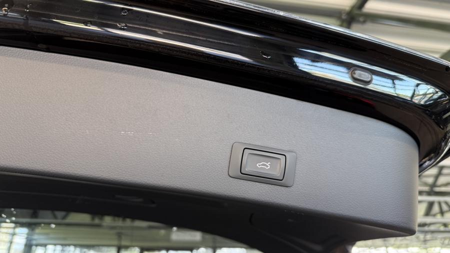 Melns Audi Allroad 2019 Rīga, ar dzinēja tilpumu 3.00 L un nobraukumu 109 tūkst. km par 1990000 €, foto 14 vietnē AUTOMOTO.COM.LV