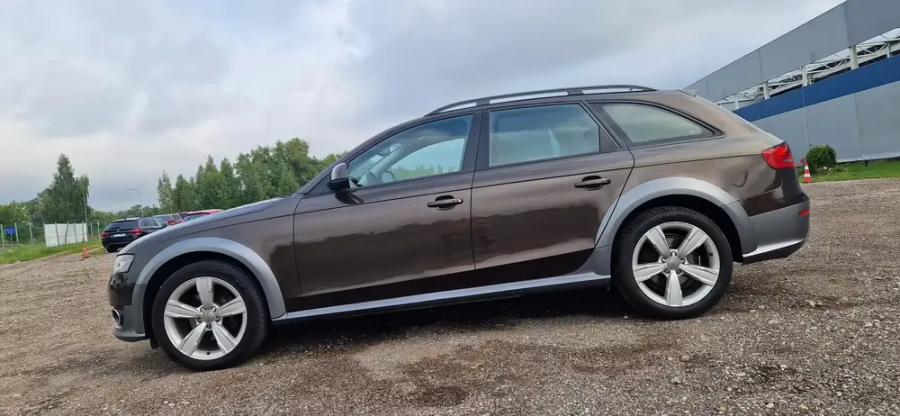 Brown Audi Allroad 2011 in Daugavpils, with an engine capacity of 2.00 L and mileage of 291 thousand km for 7950 €, photo 3 on AUTOMOTO.COM.LV