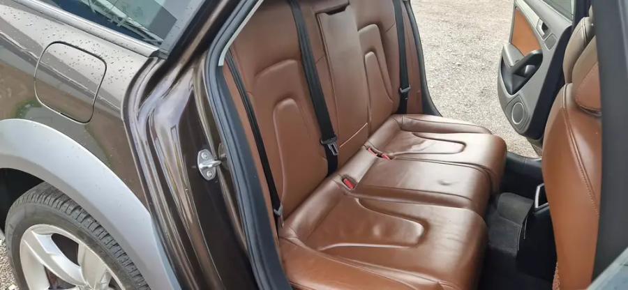 Brown Audi Allroad 2011 in Daugavpils, with an engine capacity of 2.00 L and mileage of 291 thousand km for 7950 €, photo 21 on AUTOMOTO.COM.LV