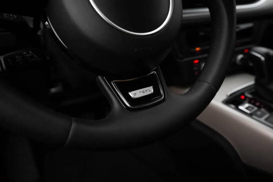 Brūns Audi Allroad 2015 Jelgava, ar dzinēja tilpumu 3.00 L un nobraukumu 210 tūkst. km par 16950 €, foto 16 vietnē AUTOMOTO.COM.LV