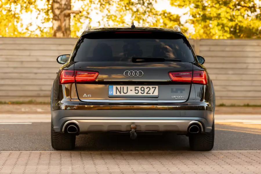Brown Audi Allroad 2016 in Jelgava, with an engine capacity of 3.00 L and mileage of 255 thousand km for 22900 €, photo 7 on AUTOMOTO.COM.LV