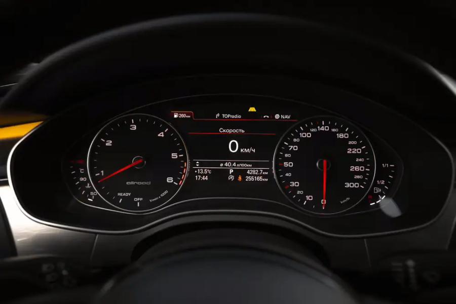 Brown Audi Allroad 2016 in Jelgava, with an engine capacity of 3.00 L and mileage of 255 thousand km for 22900 €, photo 15 on AUTOMOTO.COM.LV