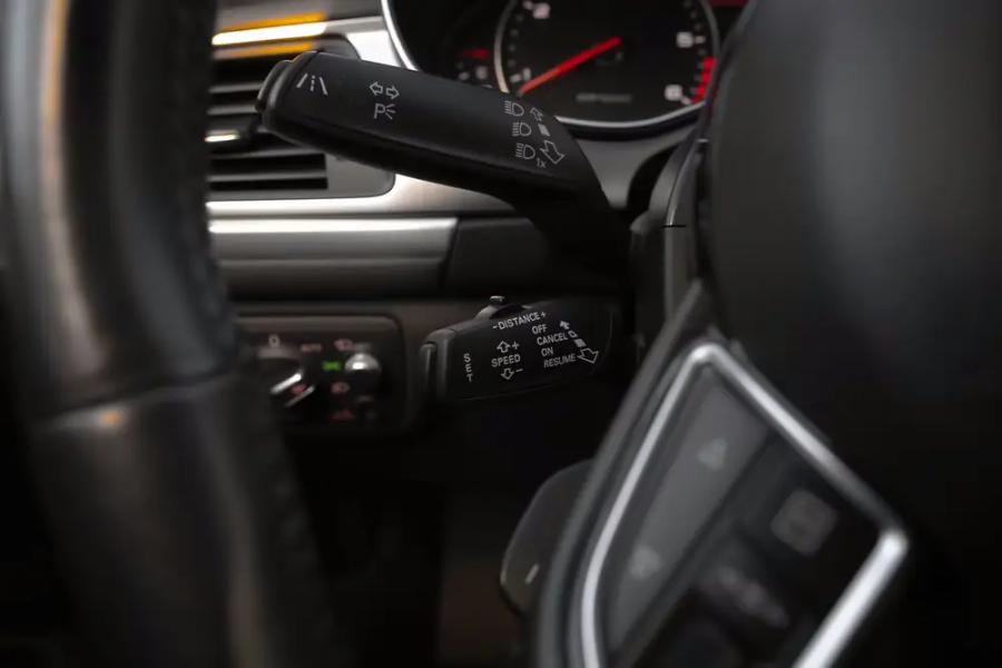 Brown Audi Allroad 2016 in Jelgava, with an engine capacity of 3.00 L and mileage of 255 thousand km for 22900 €, photo 17 on AUTOMOTO.COM.LV