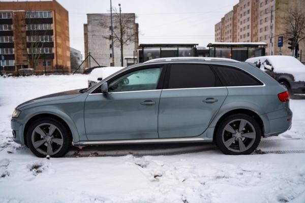 Zaļš Audi Allroad 2009 Rīga, ar dzinēja tilpumu 3.00 L un nobraukumu 329 tūkst. km par 6900 €, foto 3 vietnē AUTOMOTO.COM.LV