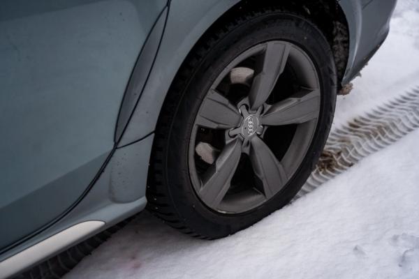 Zaļš Audi Allroad 2009 Rīga, ar dzinēja tilpumu 3.00 L un nobraukumu 329 tūkst. km par 6900 €, foto 4 vietnē AUTOMOTO.COM.LV