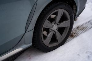 Green Audi Allroad 2009 in Riga, with an engine capacity of 3.00 L and mileage of 329 thousand km for 6900 €, photo 5 on AUTOMOTO.COM.LV