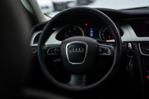 Green Audi Allroad 2009 in Riga, with an engine capacity of 3.00 L and mileage of 329 thousand km for 6900 €, photo 18 on AUTOMOTO.COM.LV