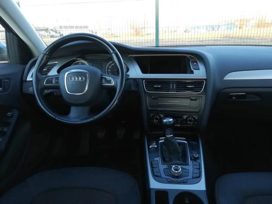 Green Audi Allroad 2011 in Saldus, with an engine capacity of 2.00 L and mileage of 288 thousand km for 7200 €, photo 10 on AUTOMOTO.COM.LV